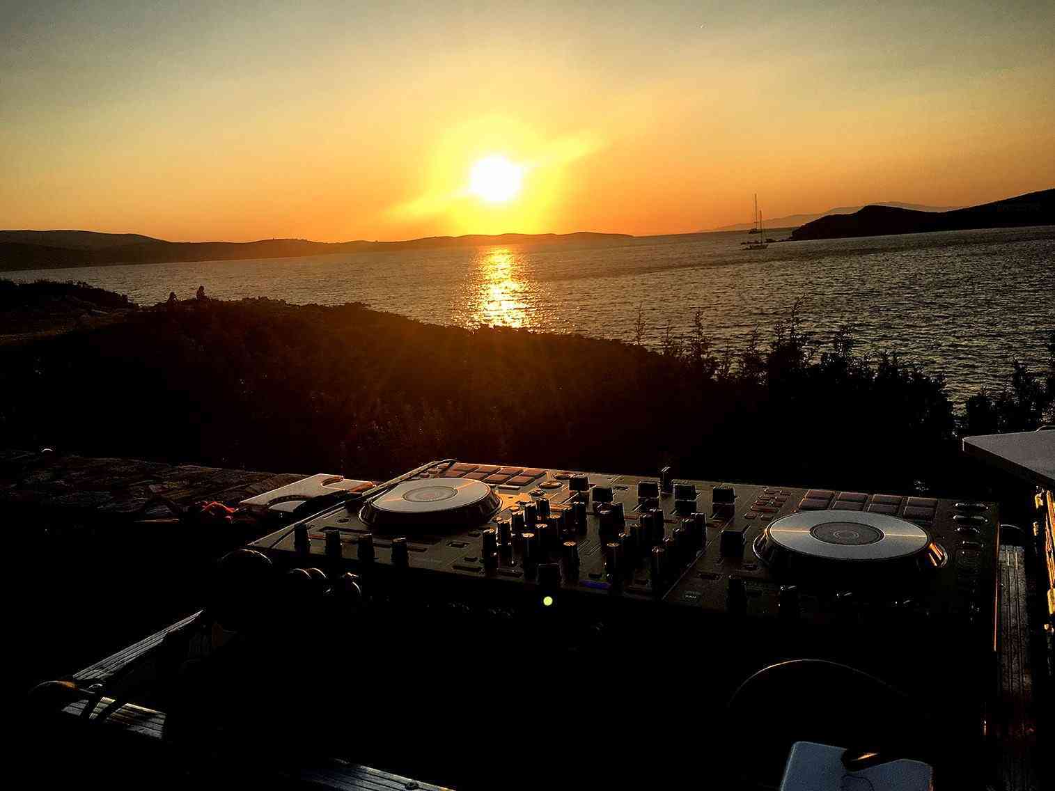 Dj για Γάμο | Dj Γάμων - Wedding Dj σε όλα τα Νησιά