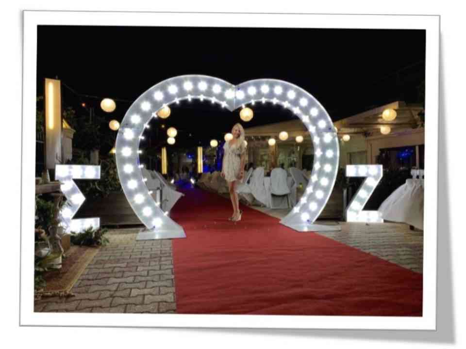 ΦΩΤΙΖΟΜΕΝΗ ΚΑΡΔΙΑ - Wedding Dj | dj για γάμο